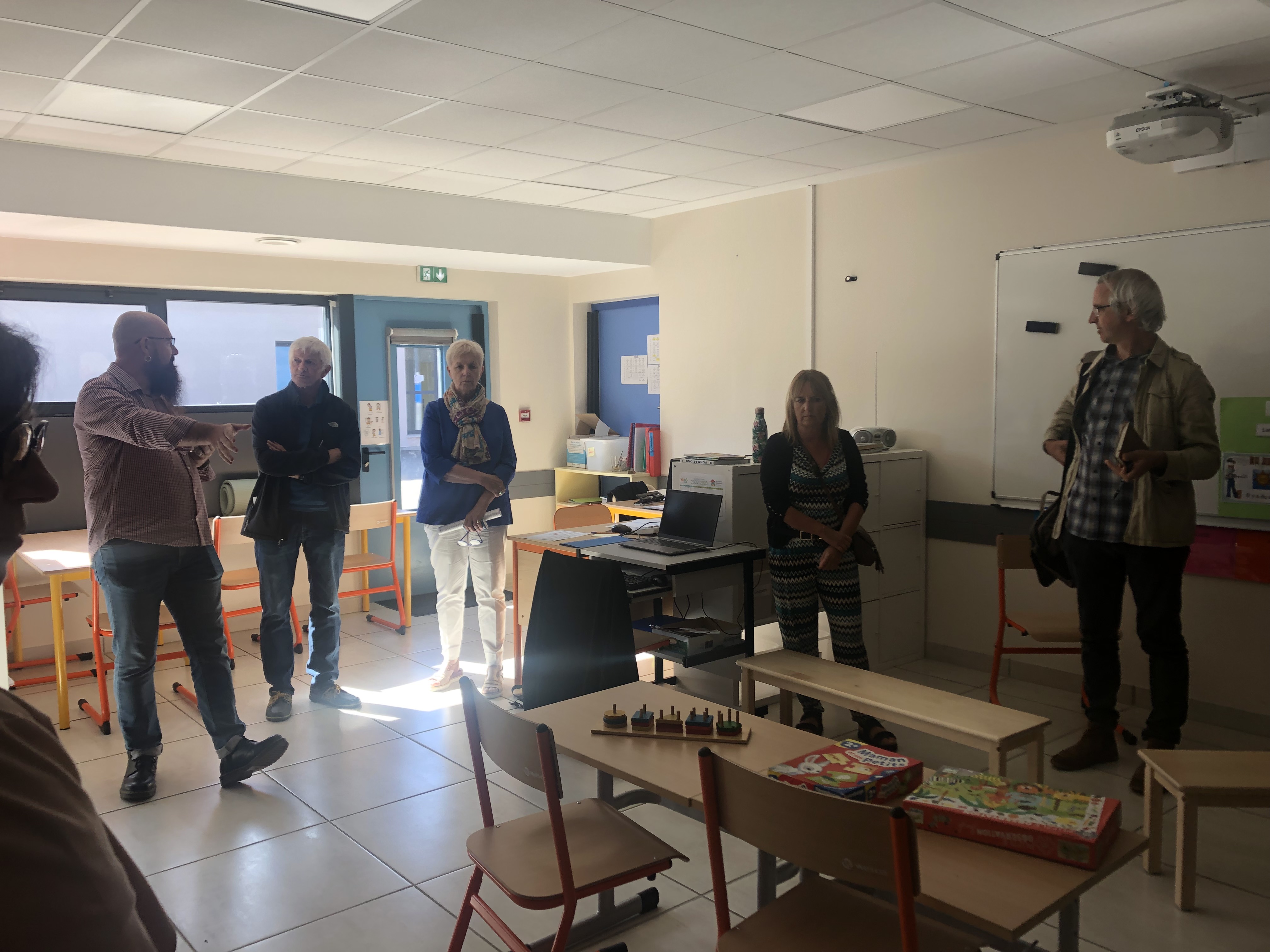 Inauguration officielle de l'unité d'enseignement élémentaire autisme ...