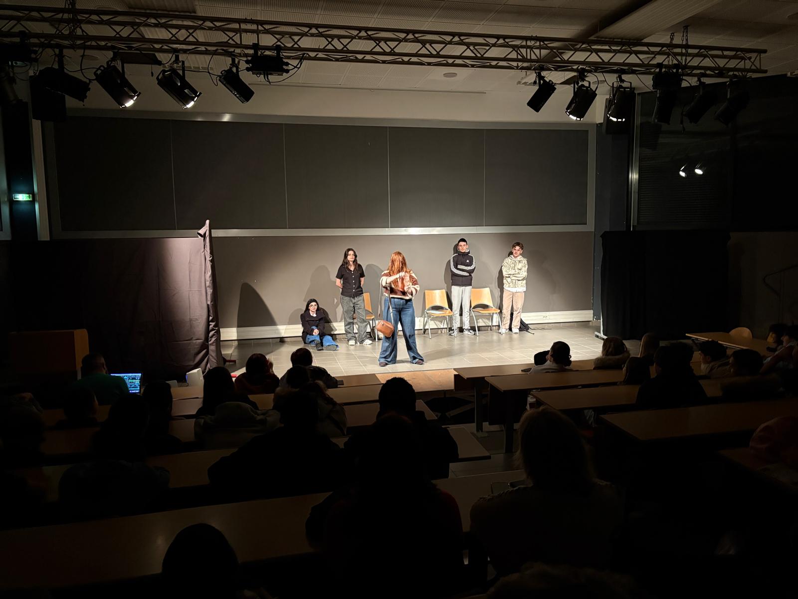 Les internats au défi du Théâtre Forum | Académie de Toulouse